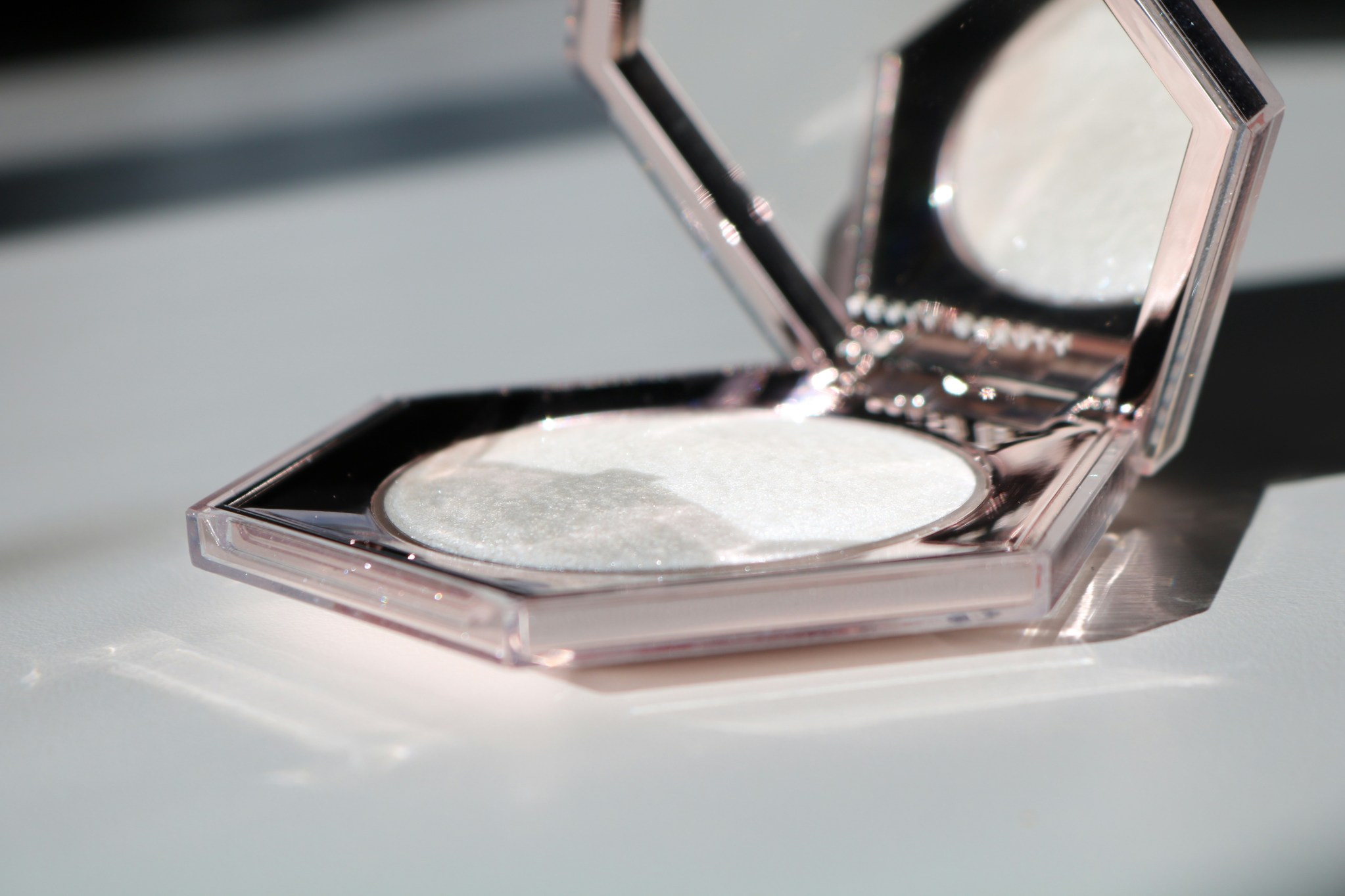 Fenty Beauty Diamond Bomb in How Many Carats?! – The Ultimate Glow ...